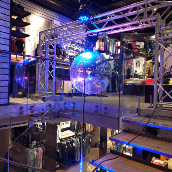 Utleie av stor discokule i Oslo og omegn | Vi leier også ut lyd og lys